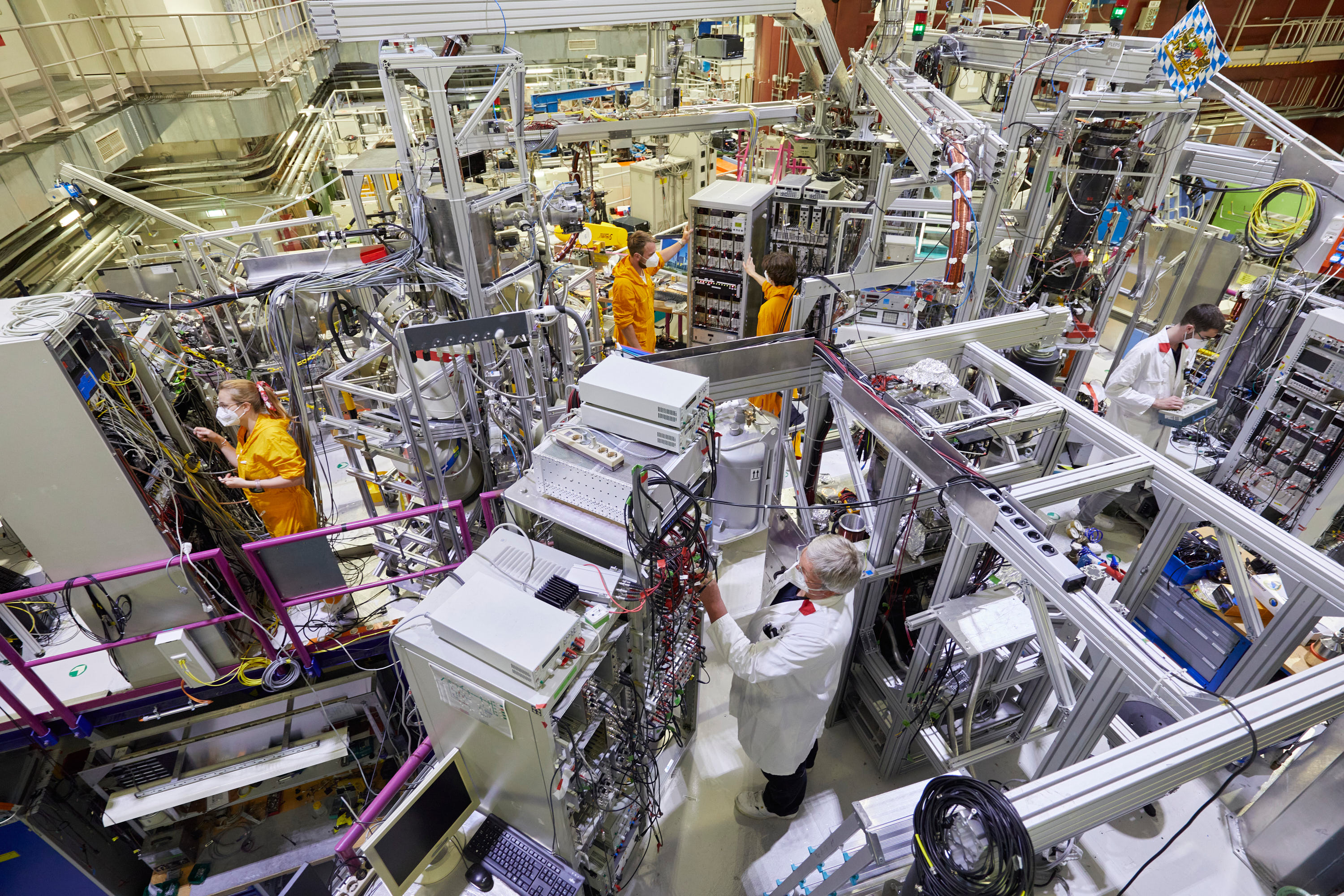 Closer to the dream of nuclear fusion with positrons / MLZ