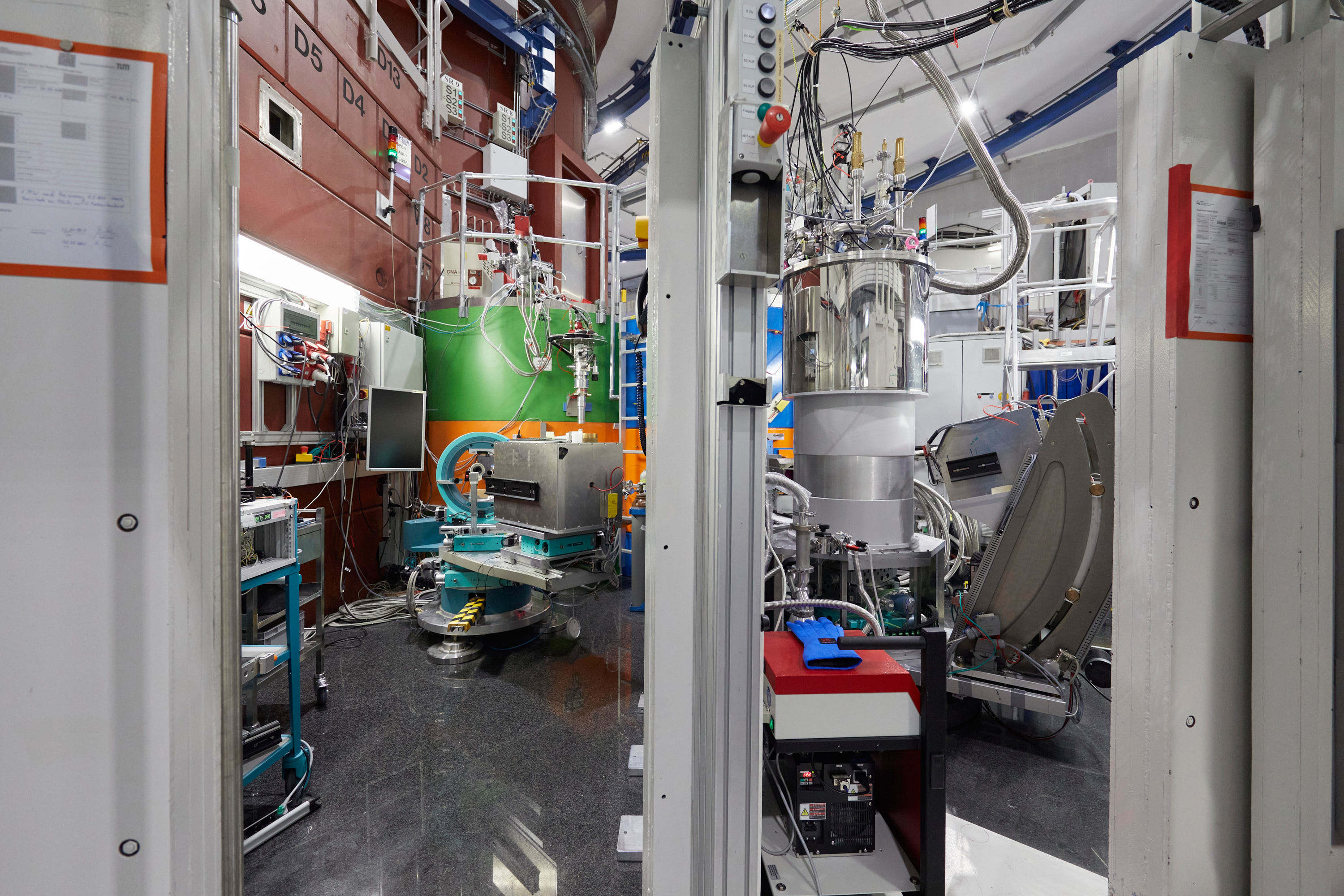 New face for neutron analysis / MLZ