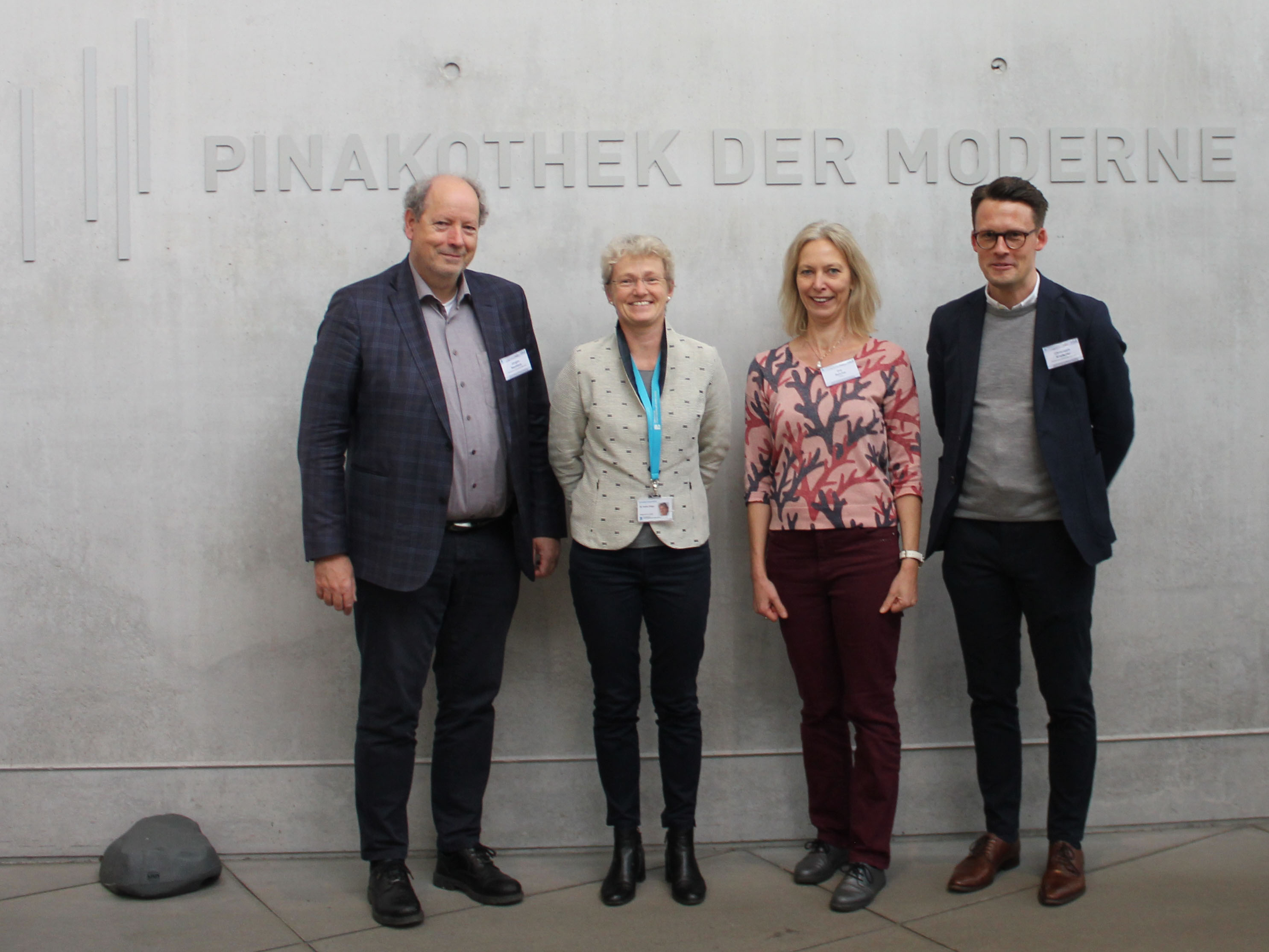 Illuminating treasures of the past / MLZ